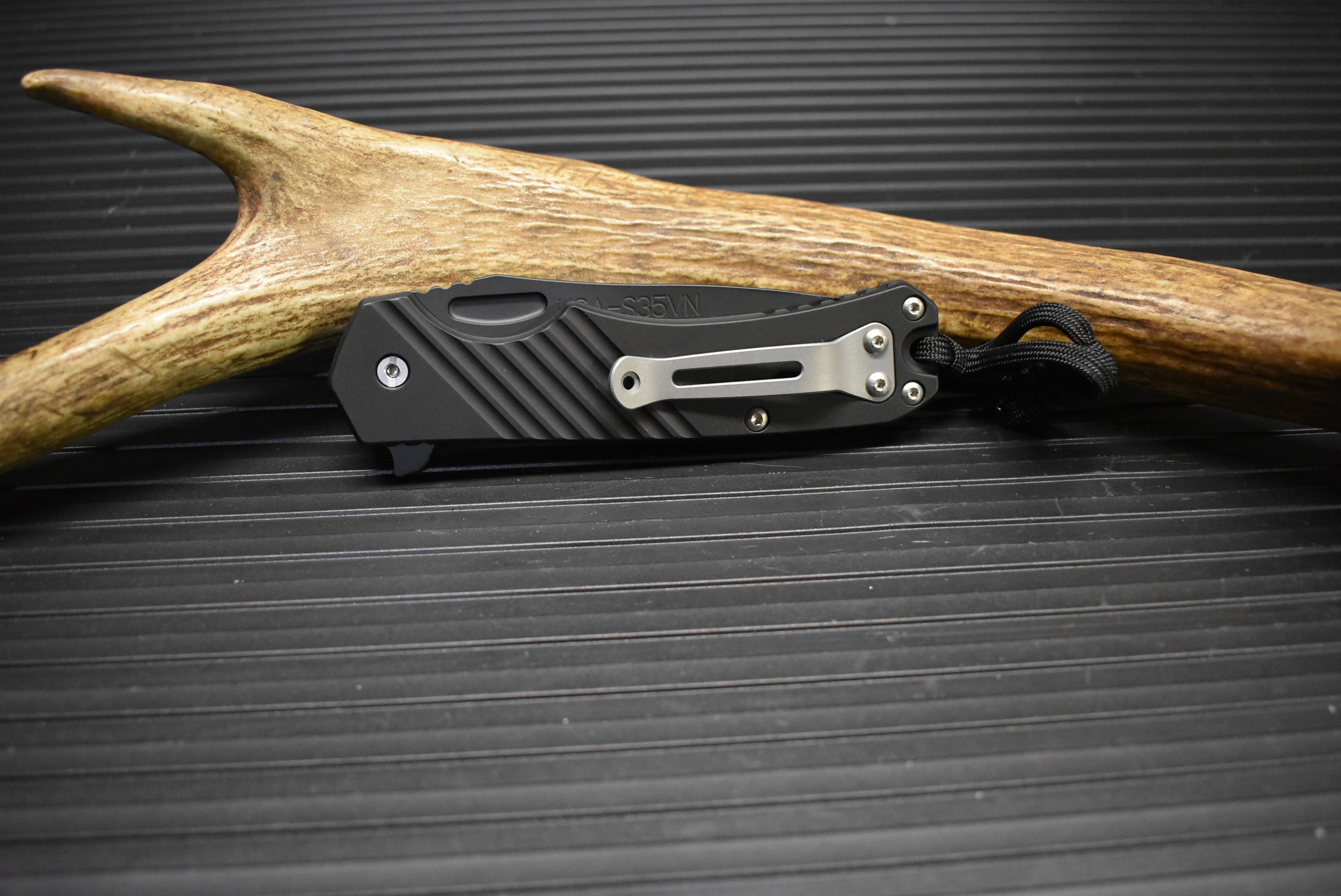 Freeman 451 Folder S35VN Black/Blue - LANTAC Knives