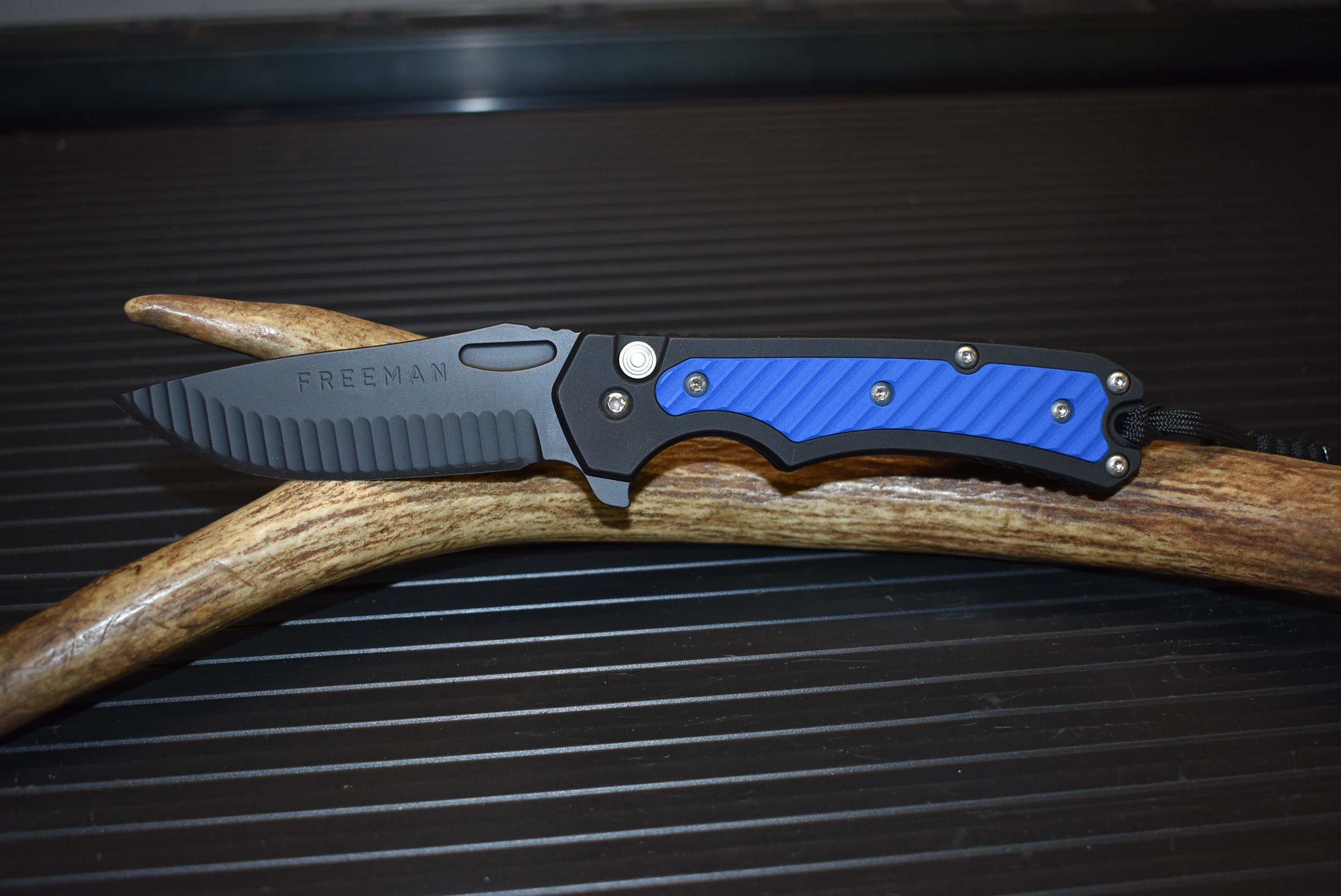 Freeman 451 Folder S35VN Black/Blue - LANTAC Knives