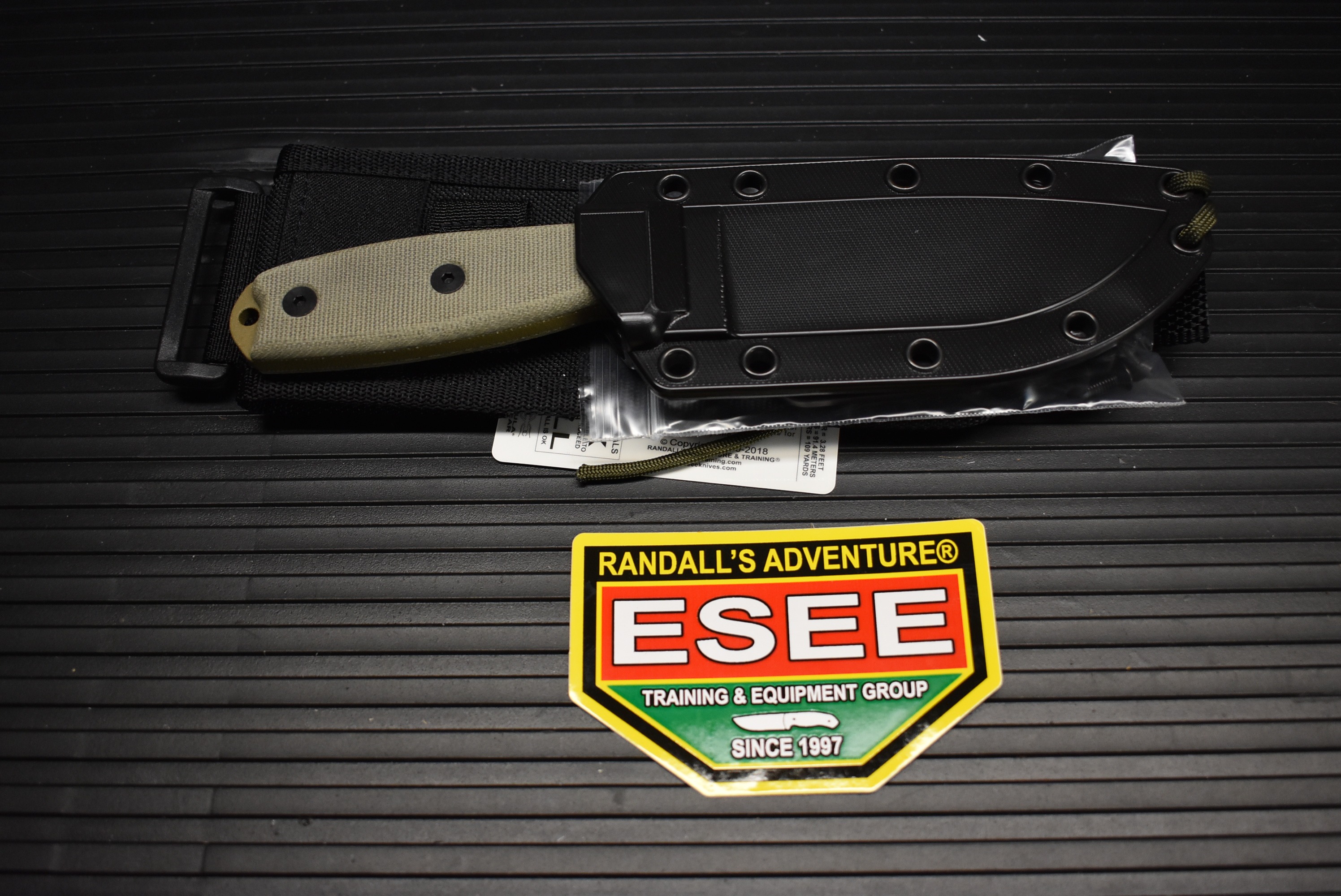 ESEE 4-P-MB-DE, plain edge, dark earth, Molle Back - LANTAC Knives