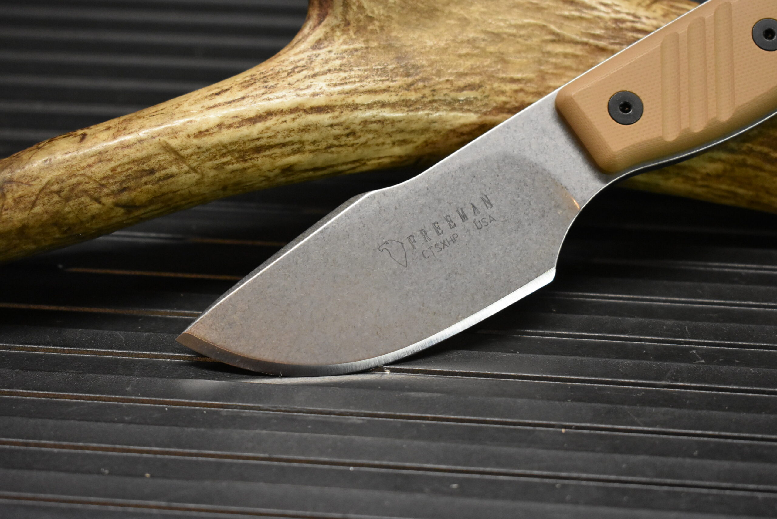 Freeman 3.5" Backcountry Pocket Hunter Tan - LANTAC Knives